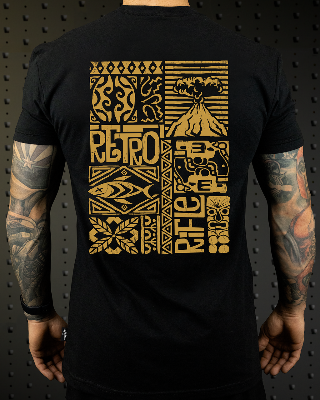Retro - Men's T-Shirt -Lei Em Down Tee